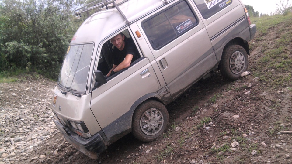Subaru Libero Bus (E10,E12) 1.2i (54 Hp)